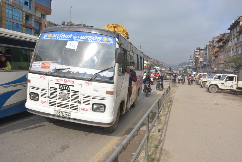 Dashain exodus continues as 200,000 more leave capital - Nepal Minute ...