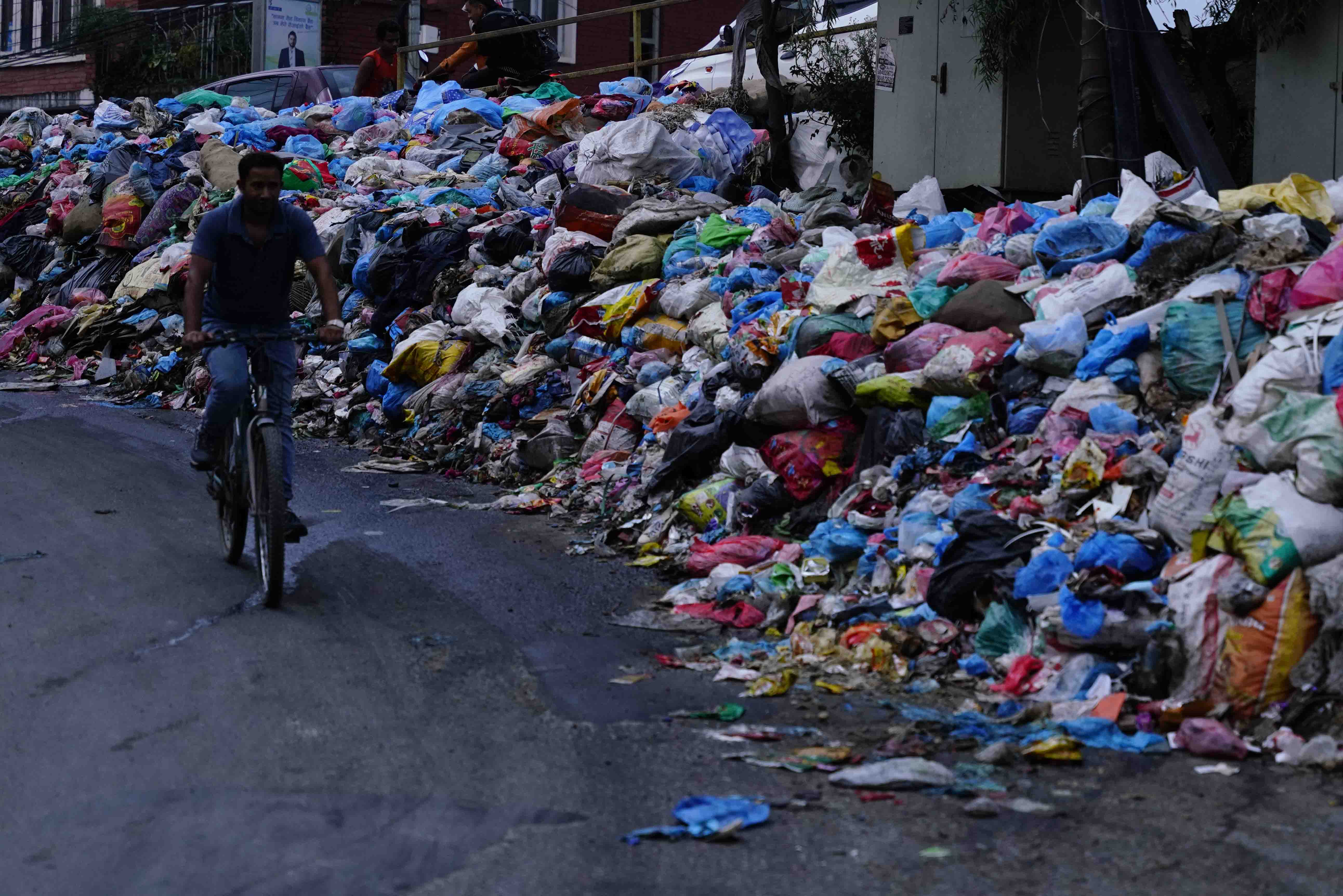 Garbage crisis: UML MPs demand swift resolution as cadres hold street ...