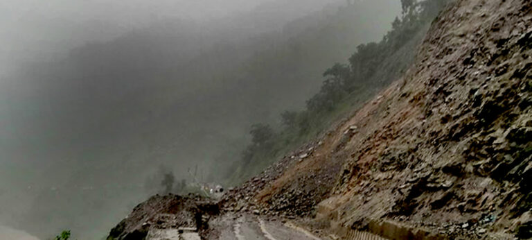 Landslide blocks Narayanghat-Muglin and Pokhara-Baglung roads - Nepal ...