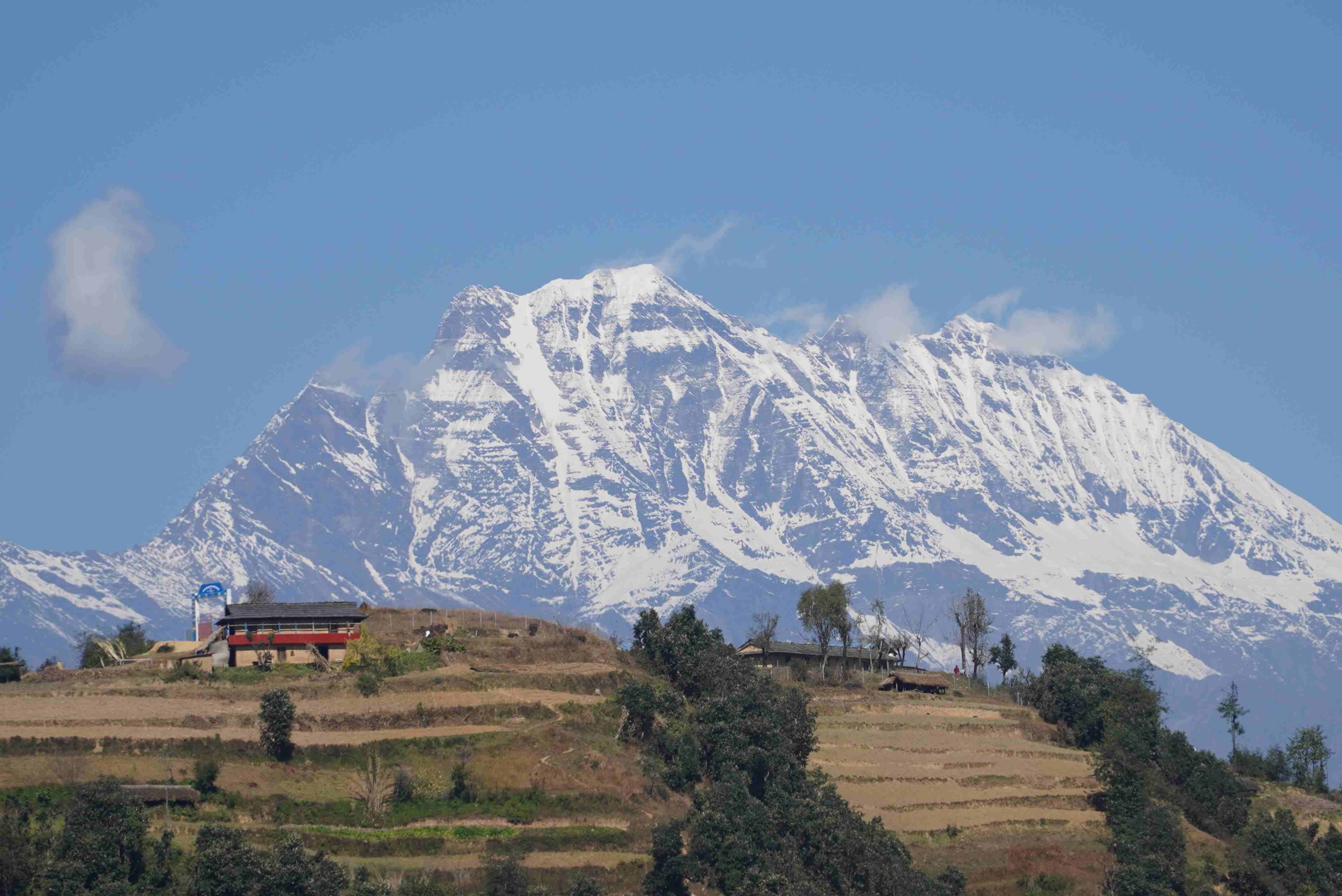 Clear blue skies high up in the Himalayas (Photo Gallery) - Nepal ...