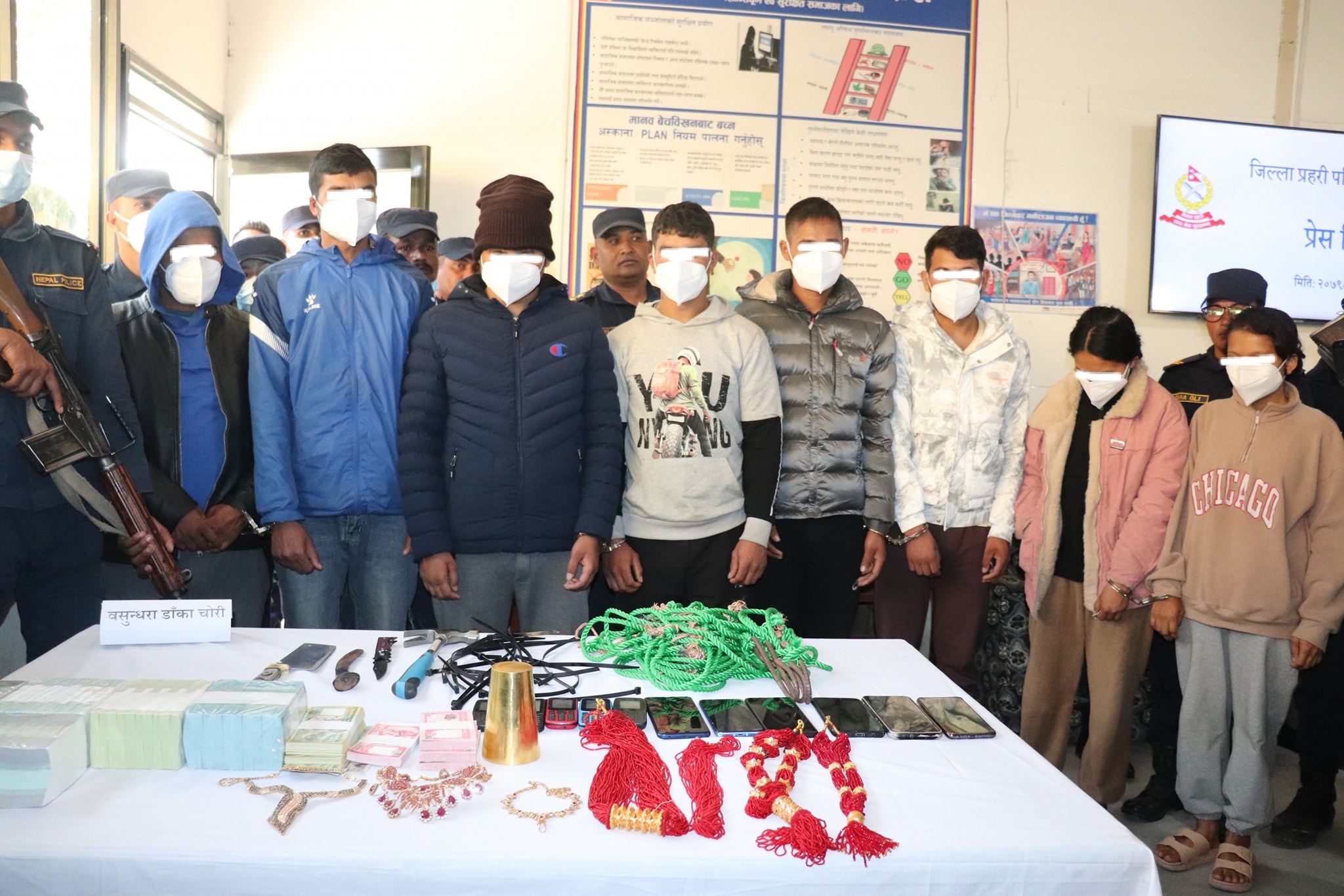 Police bust a 10-person gang involved in house robbery - Nepal Minute ...