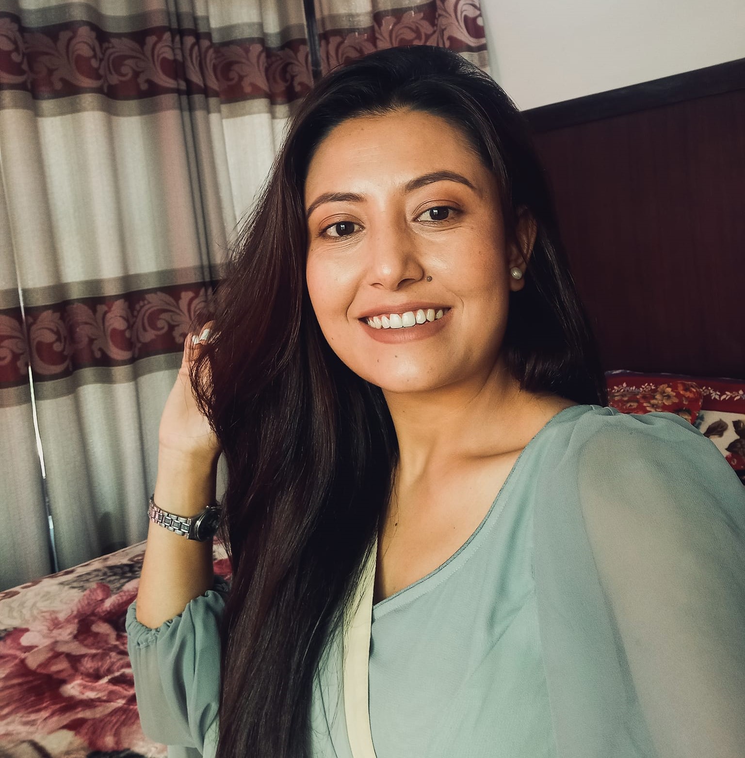 Nepali cine artistes vote for 'change' - Nepal Minute :: Nepal Minute ...